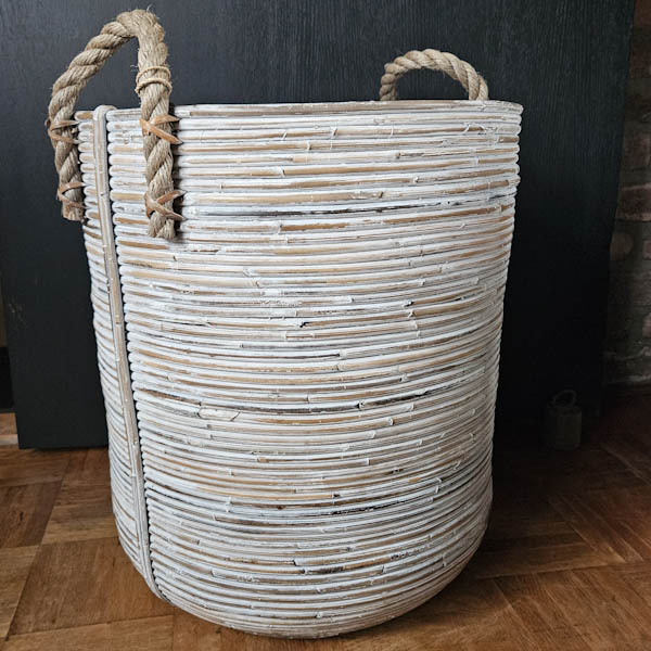 Rieten mand whitewash met handgrepen van touw rond 45 cm x h. 51 cm ...